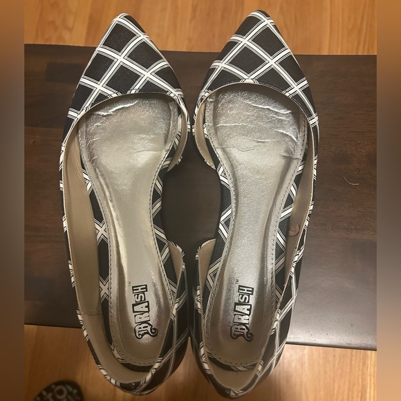 Brash | Shoes | Brash Black And White Flats | Poshmark